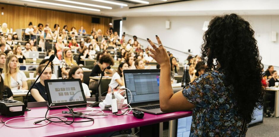 Free Music Production for Women masterclasses announced in four US cities | Headliner Magazine